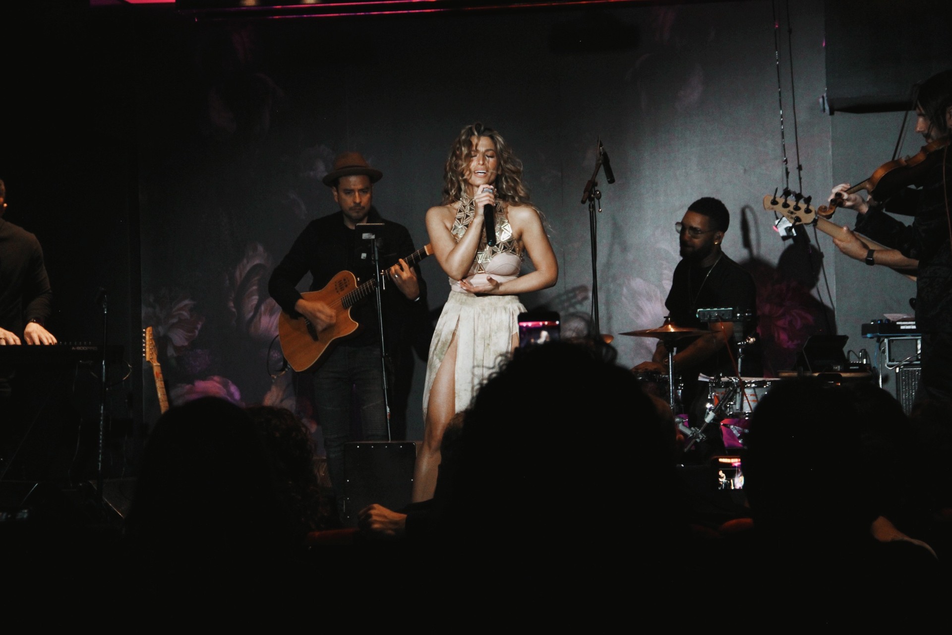 The singer/dancer Noa Neve - Maroc Local et Nouvelles du Monde ...